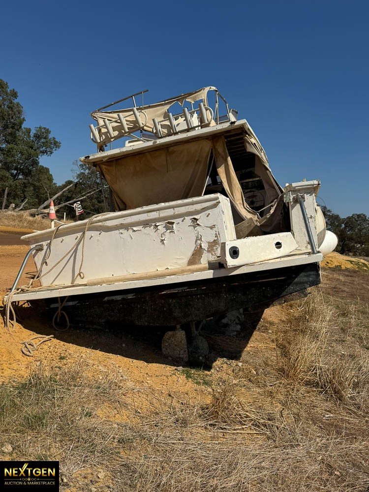 Wrecking/Parts Launch Boat - 11m | No HIN Number | Includes Contents ...